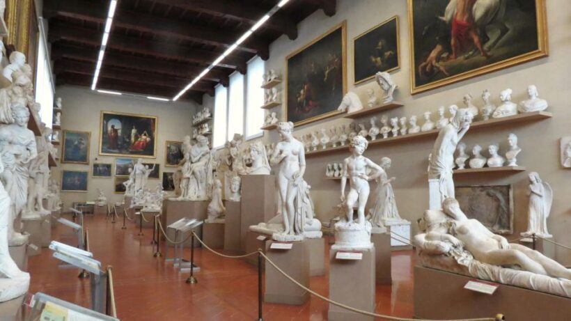 Accademia Florence Unveiled: Prisoners & Renaissance Art - An In-Depth Look at the Tour Experience