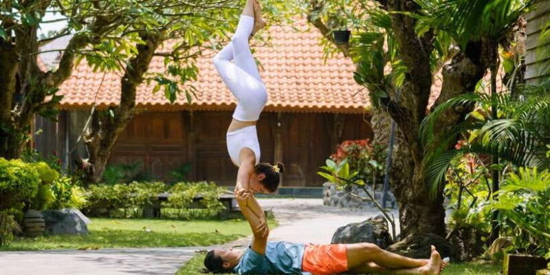 Acroyoga Class - The Itinerary: What to Expect