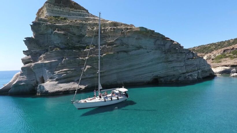 Adamantas: Full-Day Milos & Poliegos Boat Tour with Meals - Practical Details and Tips