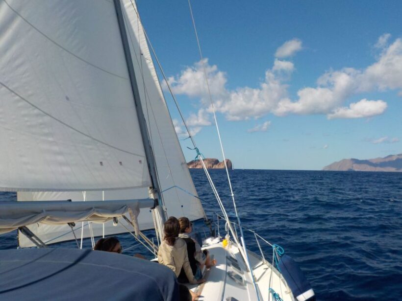 Adamantas: Milos Sightseeing Sailboat Cruise - Key Points