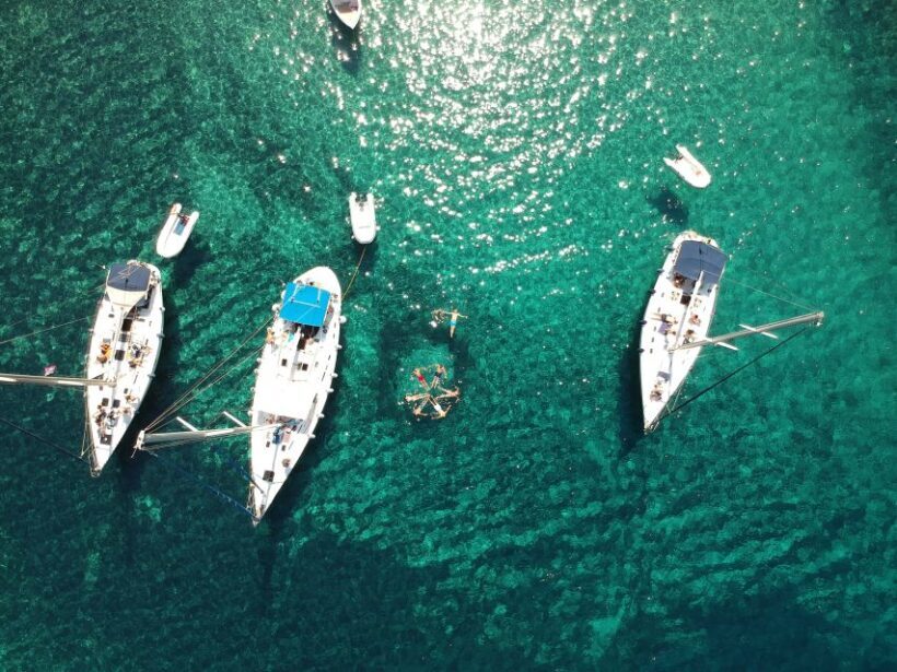 Adamantas: Milos Sightseeing Sailboat Cruise - FAQ