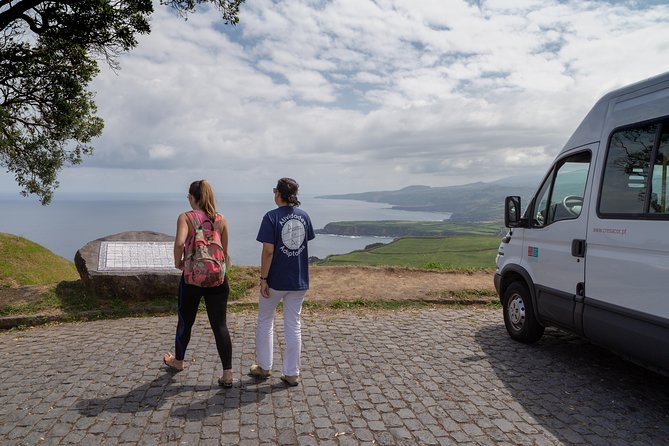 Adapted Van tour - Furnas (Full day) - Transportation and Group Size