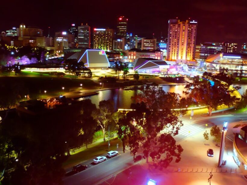 Adelaide: Adelaide Oval Night Roof Climb with Drink - FAQ