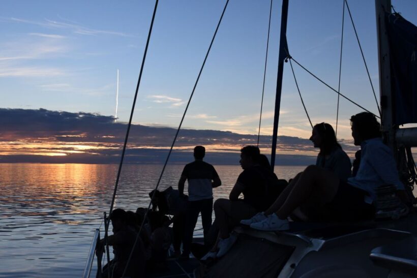 Adelaide: Glenelg Twilight Catamaran Cruise with Drink - What the Glenelg Twilight Catamaran Cruise Offers
