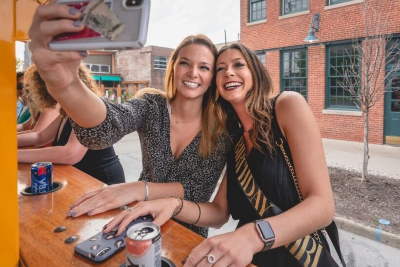 Adelaide: HandleBar Bike Tour with Pub Stops & Dinner Option - Key Points