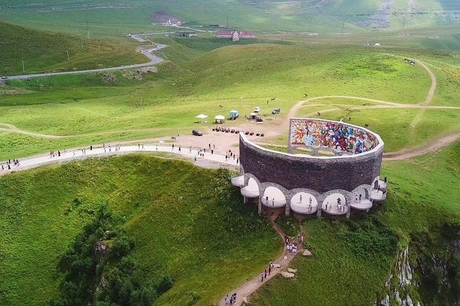 Adventure in Caucasus – Private Tour to Jinvali, Ananuri, Gudauri, Kazbegi - Personalized Attention From Guide