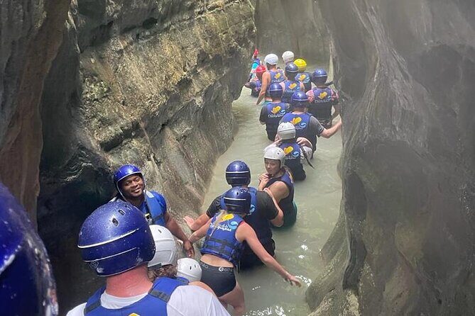 Adventure in the 7 Waterfalls + Typical Lunch and Transportation - FAQ