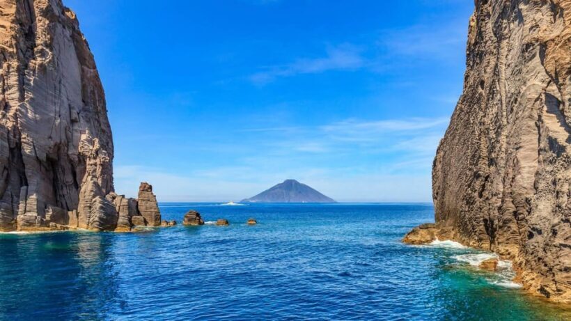 Aeolian Islands mini cruise with Stromboli by night - Key Points