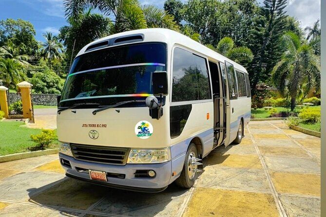 Affordable Airport Roundtrip Transfers To Montego Bay hotels only - Key Points