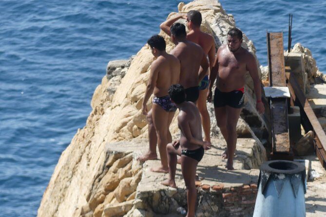 Afro-Mexican Village: Horseback Beach Ride, Crocs & Cliff Diver - Who Should Consider This Tour?