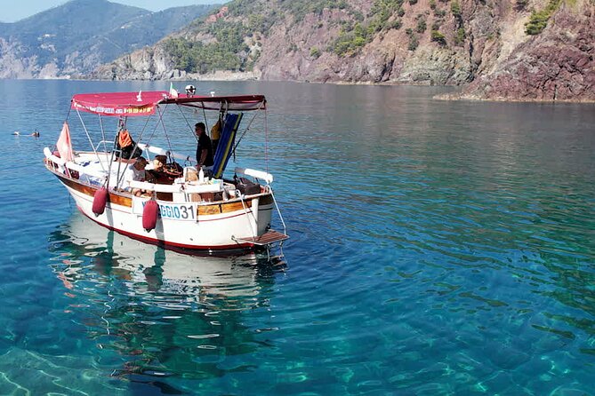 Afternoon Boat Tour to Cinque Terre With Brunch on Board - Accessibility