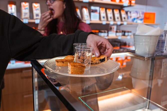 Afternoon Food Tour in Bordeaux : Local Delicacies - Accessibility