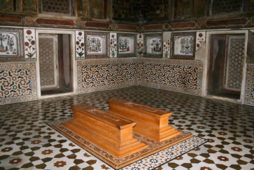 Agra fort, I'timd-ud-Daulah & Mehtab Bagh Express Tickets - Authentic Experiences and Tips