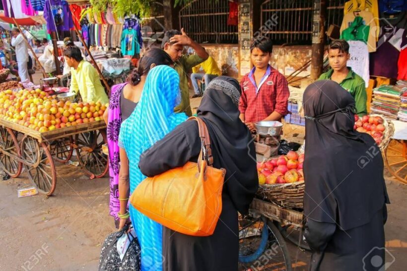 Agra: Heritage Walking Tour of Agra 2 Hours by Tuk-Tuk - FAQ