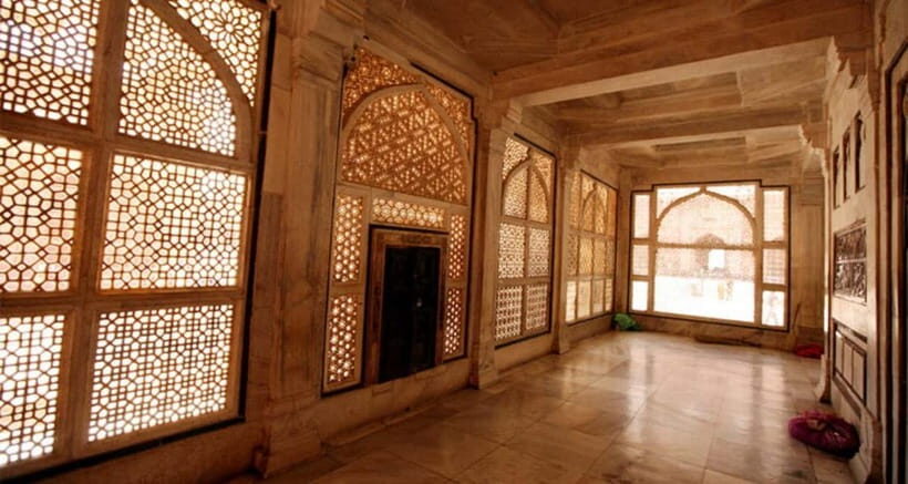 Agra Local Heritage Walking Tour with Hotel Pick-Up - 4 Hour - FAQs