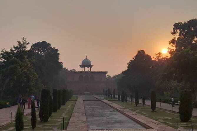 Agra Local tour from Agra Train station/hotel. - FAQ