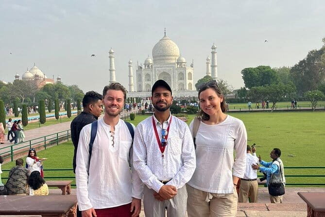 Agra Overnight Tour With Taj Mahal and Fatehpur Sikri - Introducing the Agra Overnight Tour With Taj Mahal and Fatehpur Sikri