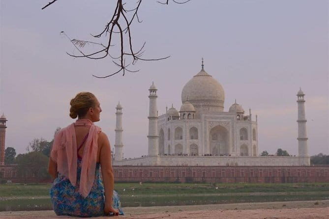 Agra Overnight Tour With Taj Mahal and Fatehpur Sikri - Key Points
