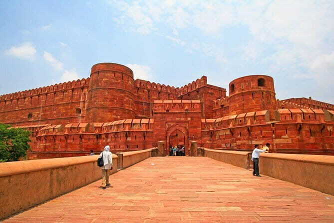 Agra Sightseeing Tour with Fatehpur Sikri - Visiting the Taj Mahal