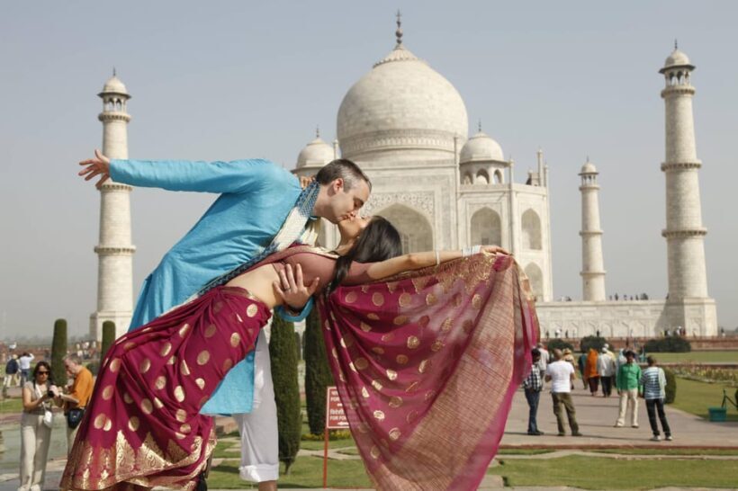 Agra: Skip-the-Line Taj Mahal and Agra Tour with 5 * Lunch - FAQ