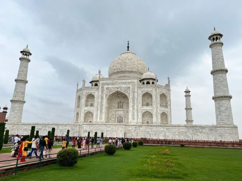 Agra: Taj Mahal and Agra Fort Skip-the-Line tickets & guide - Who Should Consider This Tour?