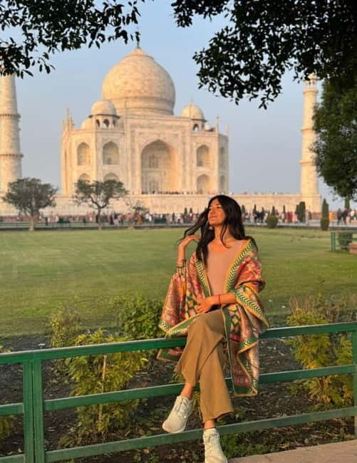 Agra: Taj Mahal Guided Tour with Photographer & Rental Saree - How the Itinerary Flows