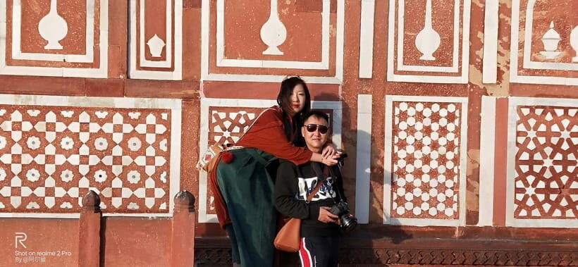 Agra: Taj Mahal & Mausoleum with Skip-the-Line Entry & Guide - A Complete, Authentic Look at the Tour