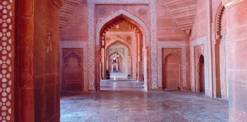 Agra: Taj Mahal Tour With Traditional Indian Dress - Key Points