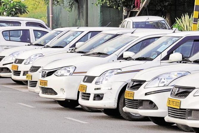 Agra to Delhi airport transfer by air-conditioned car - Key Points