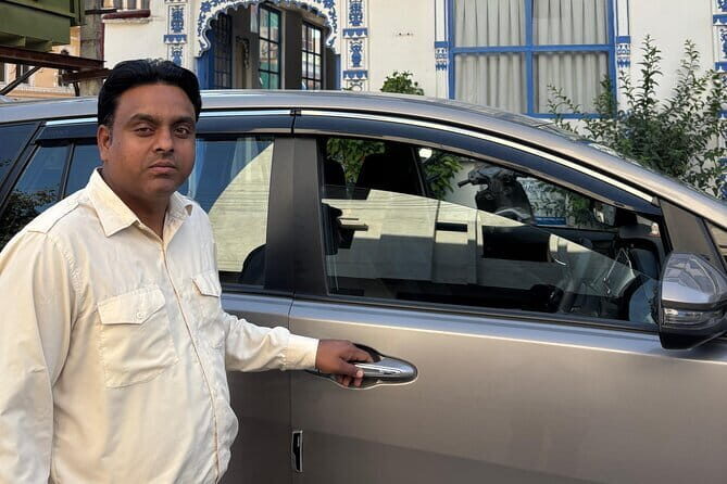 Agra to Delhi airport transfer by air-conditioned car - FAQs