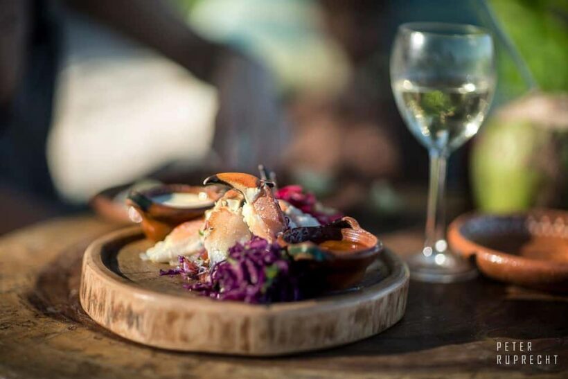 Ahau de Noche: Dinner under the stars and iconic art in Tulum - The Setting: Nature and Elegance