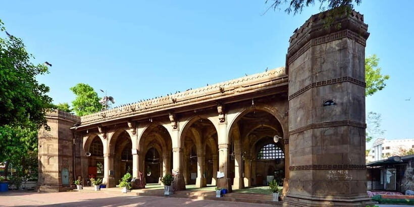 Ahmedabad: City Highlights Tour with Hotel Pickup - A Closer Look at What You’ll Experience