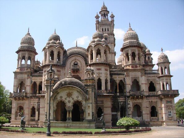 Ahmedabad to Indore Architecture & Temple Tour - Key Points
