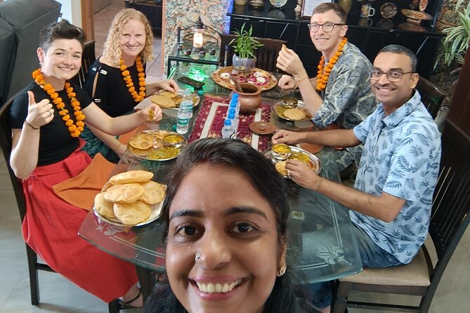 AI Tour - Cook, Talk, Dine & more with locals at their Delhi Home - Key Points