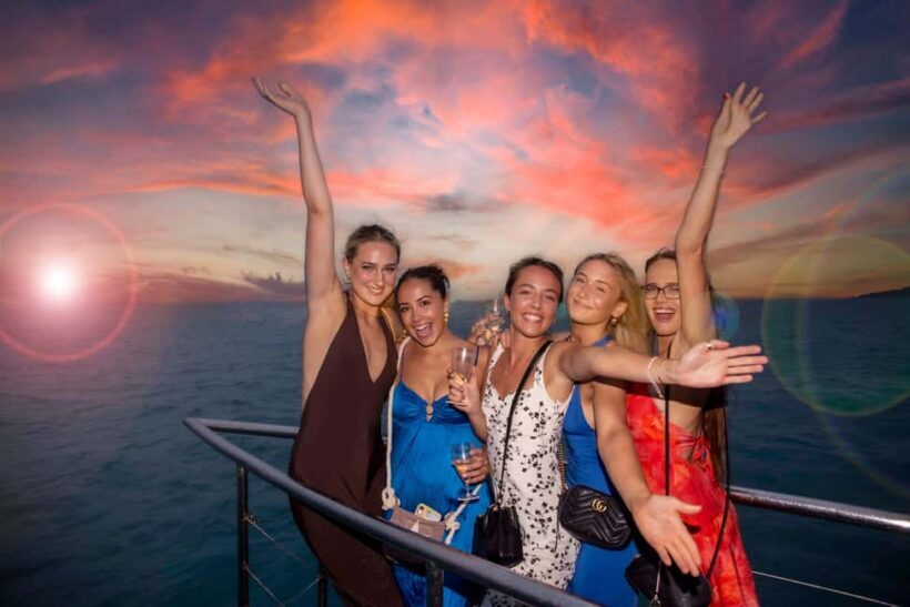 Airlie Beach: 2-Hour Sunset Cruise with Sparkling Wine - Key Points