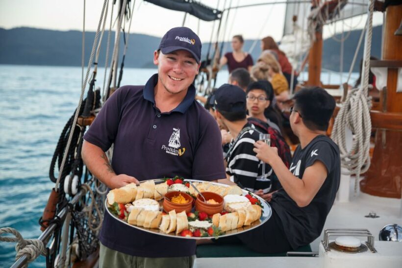 Airlie Beach: Providence Whitehaven Day Sail with Snorkeling - Key Points
