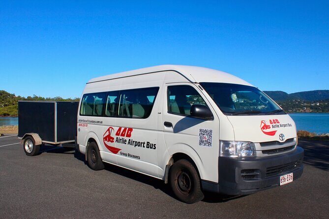 Airlie Beach: Transfer from Whitsunday Coast Airport - The Experience from Arrival to Drop-off
