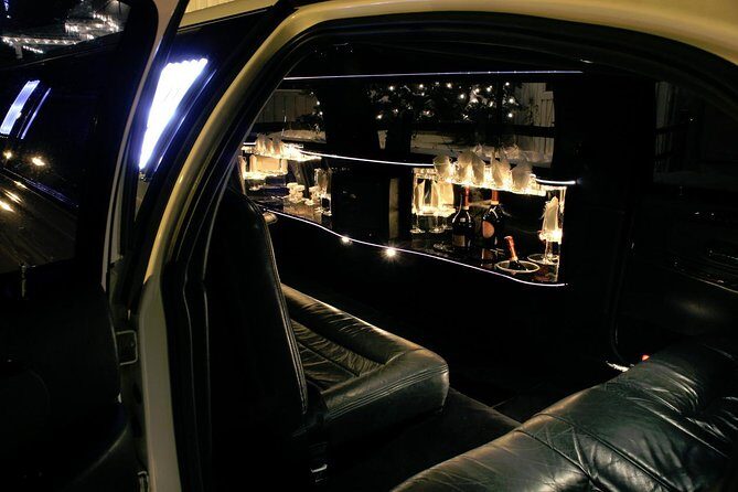 Airport Luxe departure ride from NY Hotels by Stretch Limousine,Sedan or Minibus - The Vehicle Options and Their Impact