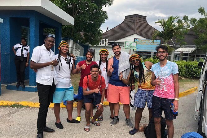 Airport MBJ Round Trip Transfer to Ocho Rios Airbnb Home, Resorts - FAQ