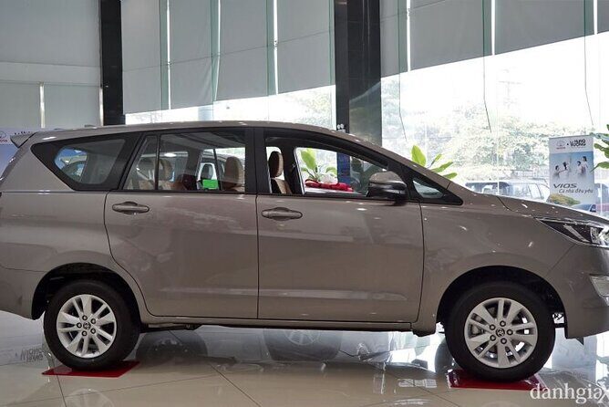 Airport pick up (From Airport to Hotels in Ho Chi Minh City) -Private 7 seat Car - The Sum Up