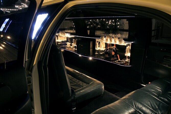 Airport private arrival ride by Limousine, SUV, Sedan or Minibus - An In-Depth Look at the Experience