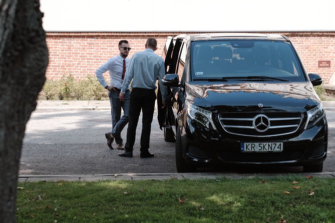 Airport to Cracow transfer by Minivan - Final Thoughts: Who Should Consider This Service?