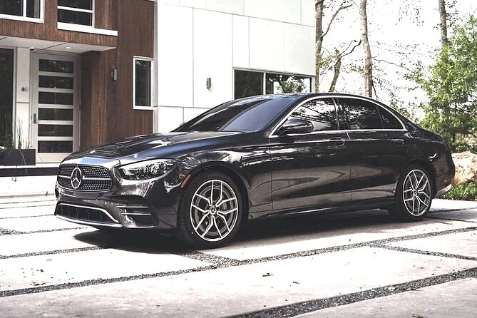 Airport Transfer: Airport ARN to Stockholm by Business Car - Who Is This Transfer Best For?