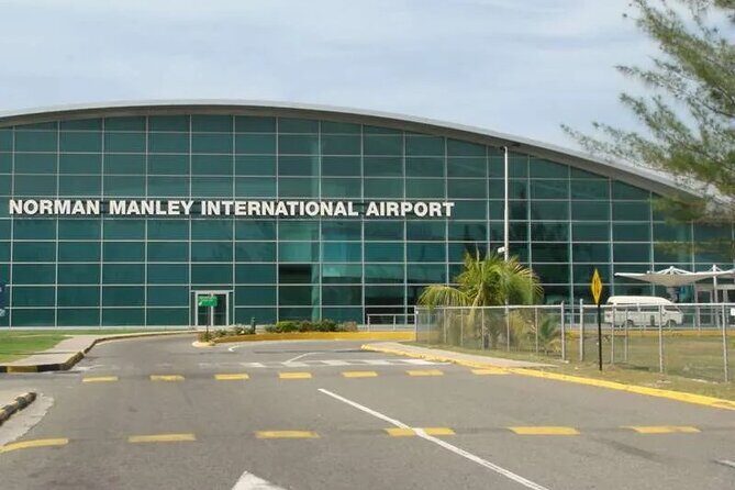 Airport Transfer from NMIA to Hotels in Kingston - Key Points