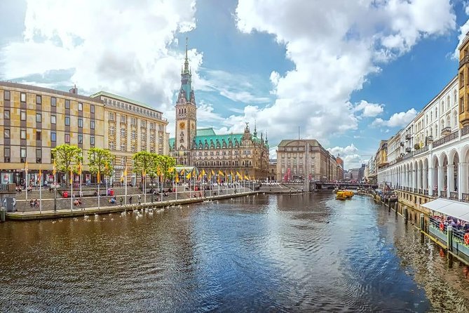 Airport Transfer: Hamburg Airport HAM to Hamburg by Business Car - The Real Value of This Service