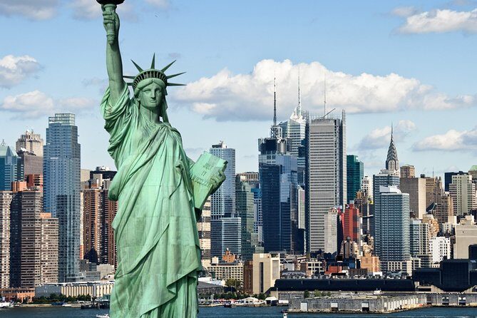 Airport Transfer: New York to Newark Airport EWR by Business Car - What You Can Expect from the Transfer Service