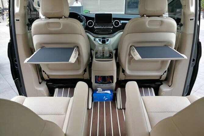 [Airport Transfer] Shanghai Pudong Airport / Hongqiao Airport  Shanghai City Transfer  High reputation for service! - The Actual Ride: Comfort, Timing, and Service