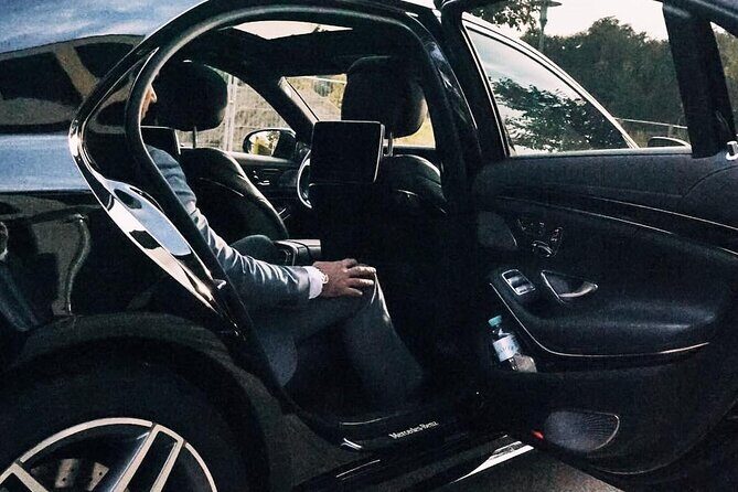 Airport Transfer: Sydney to Sydney Airport SYD by Business Car - Key Points