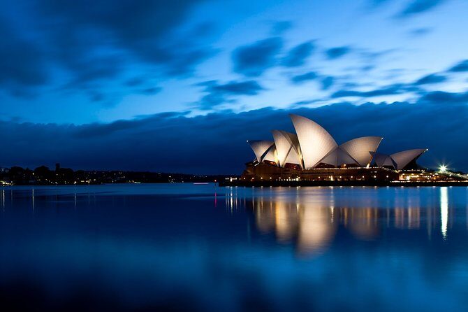 Airport Transfer: Sydney to Sydney Airport SYD by Luxury Van - Meeting Points and Convenience