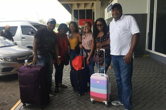 Airport Transfer to Runaway Bay Hotels (Round-Trip) - Detailed Review of the Runaway Bay Airport Transfer